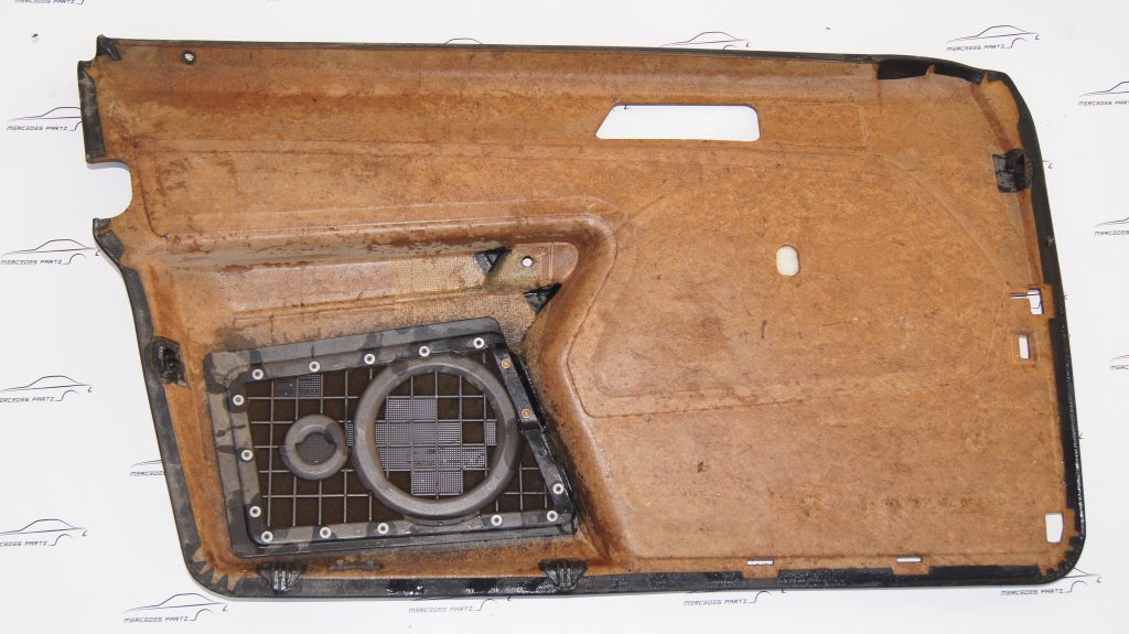 W201 Front Right Door Panel - mercedespartz