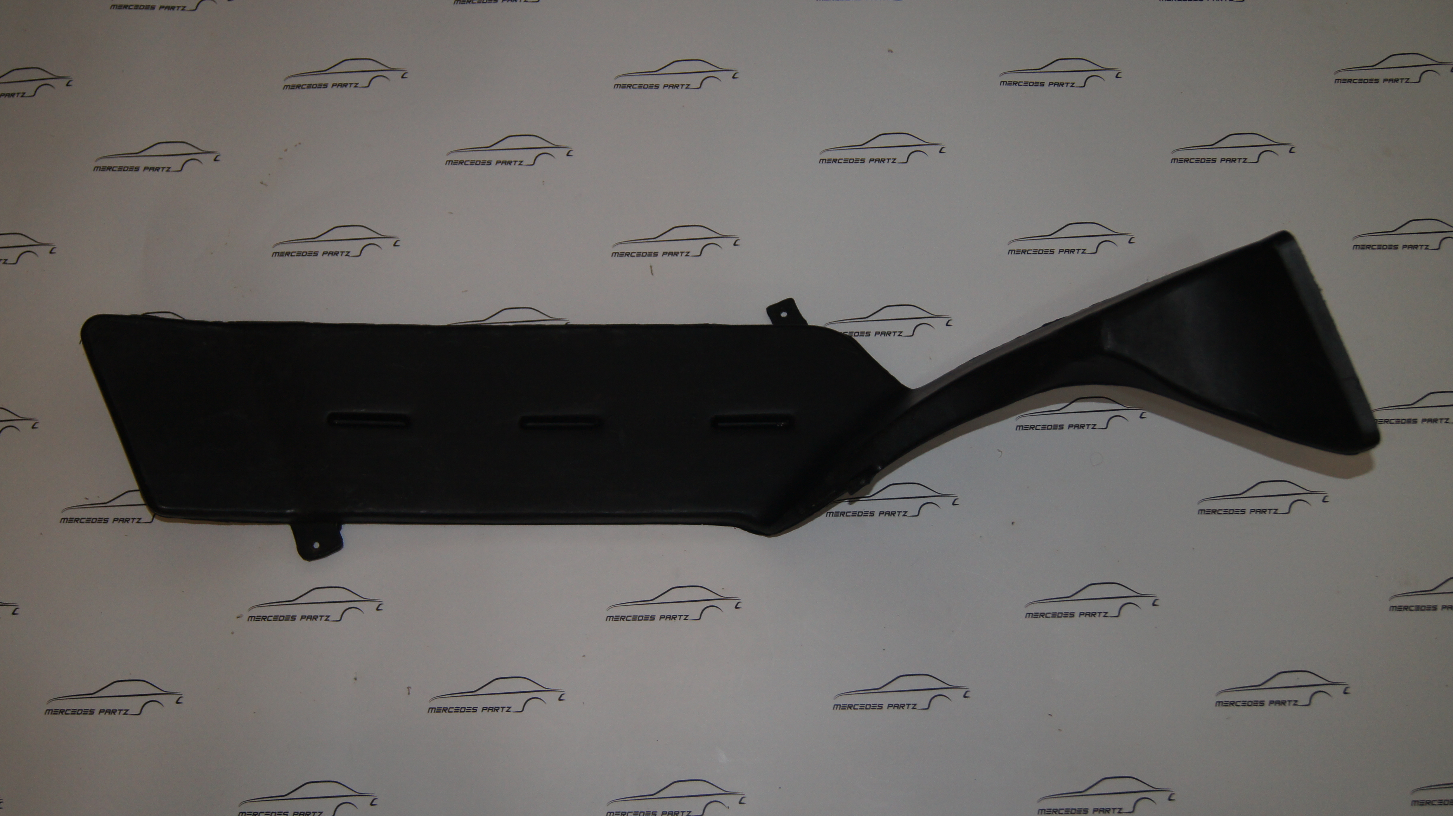 C114 W114 W115 Left Duct A1158310145 - mercedespartz