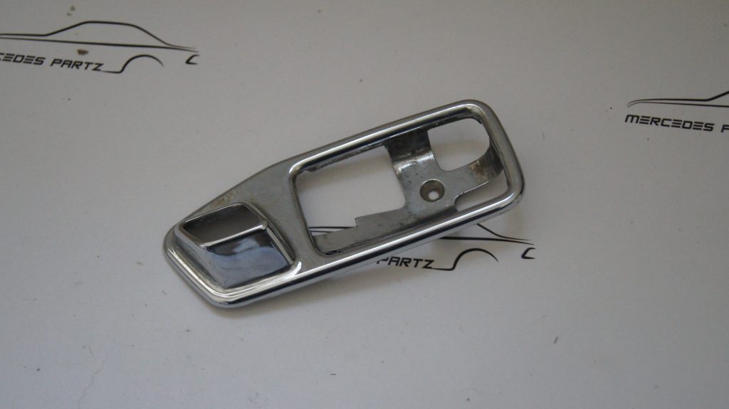 W116 / W123 Door handle cover , rear right - mercedespartz