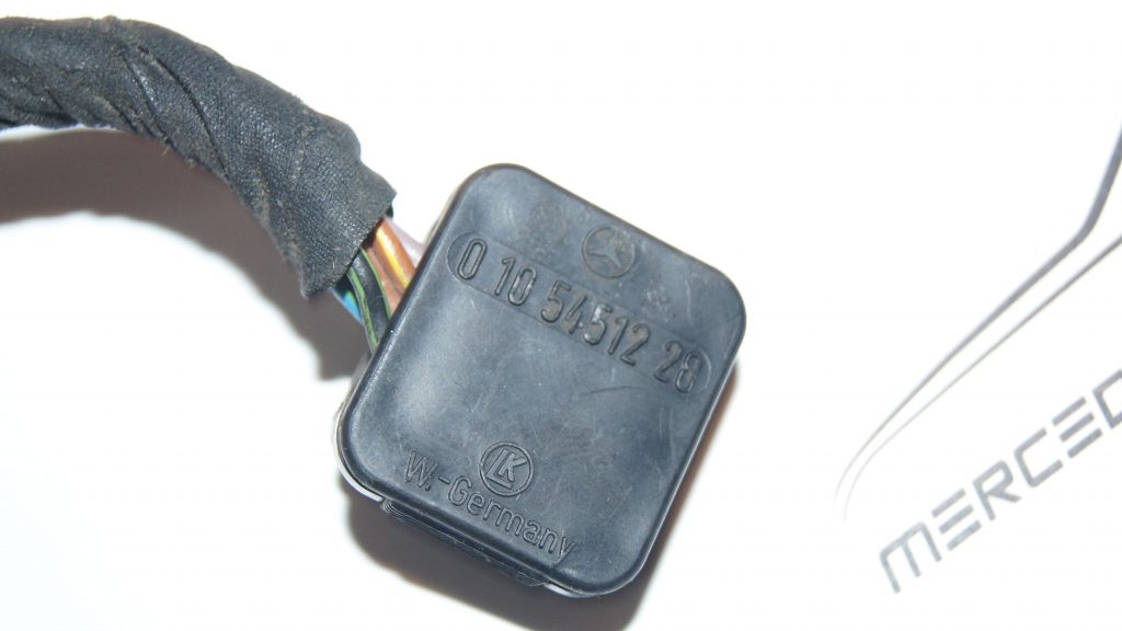 6 pin socket - mercedespartz