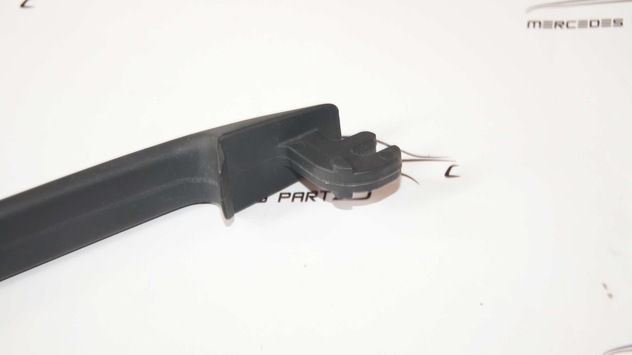 W201 front door handle - mercedespartz