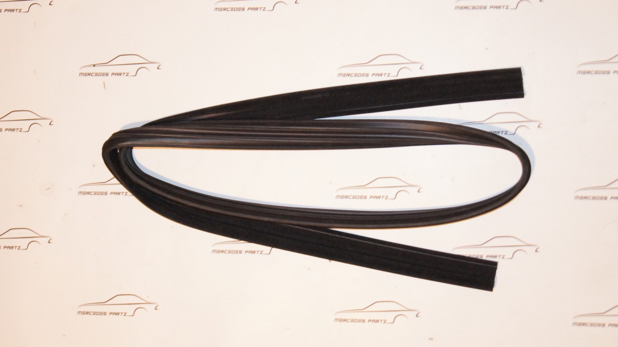 W201 front window guide rail left - mercedespartz