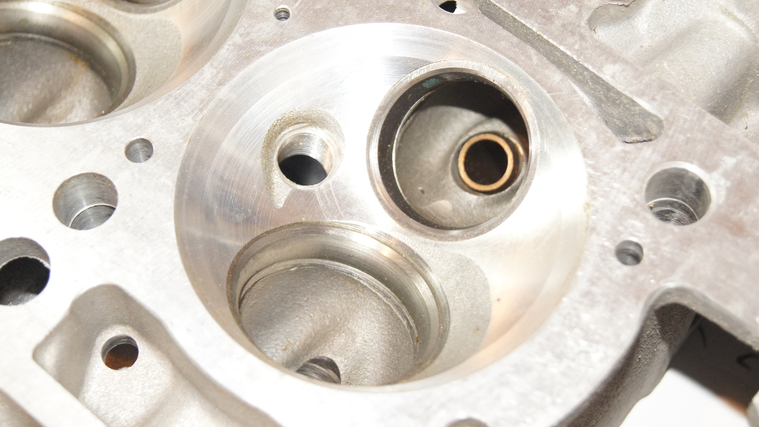 M110 cylinder head - mercedes partz