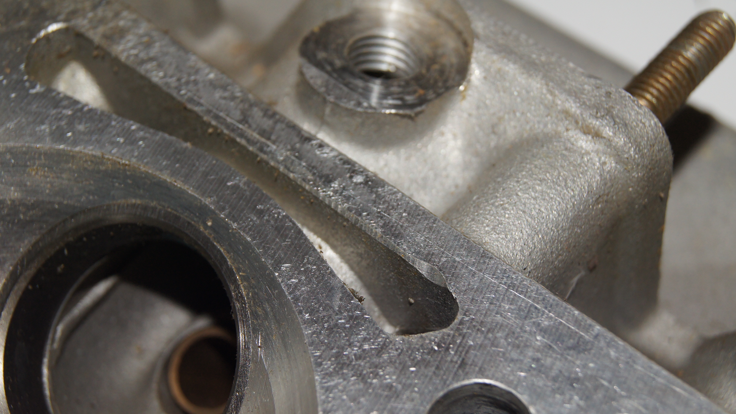 M110 cylinder head - mercedes partz