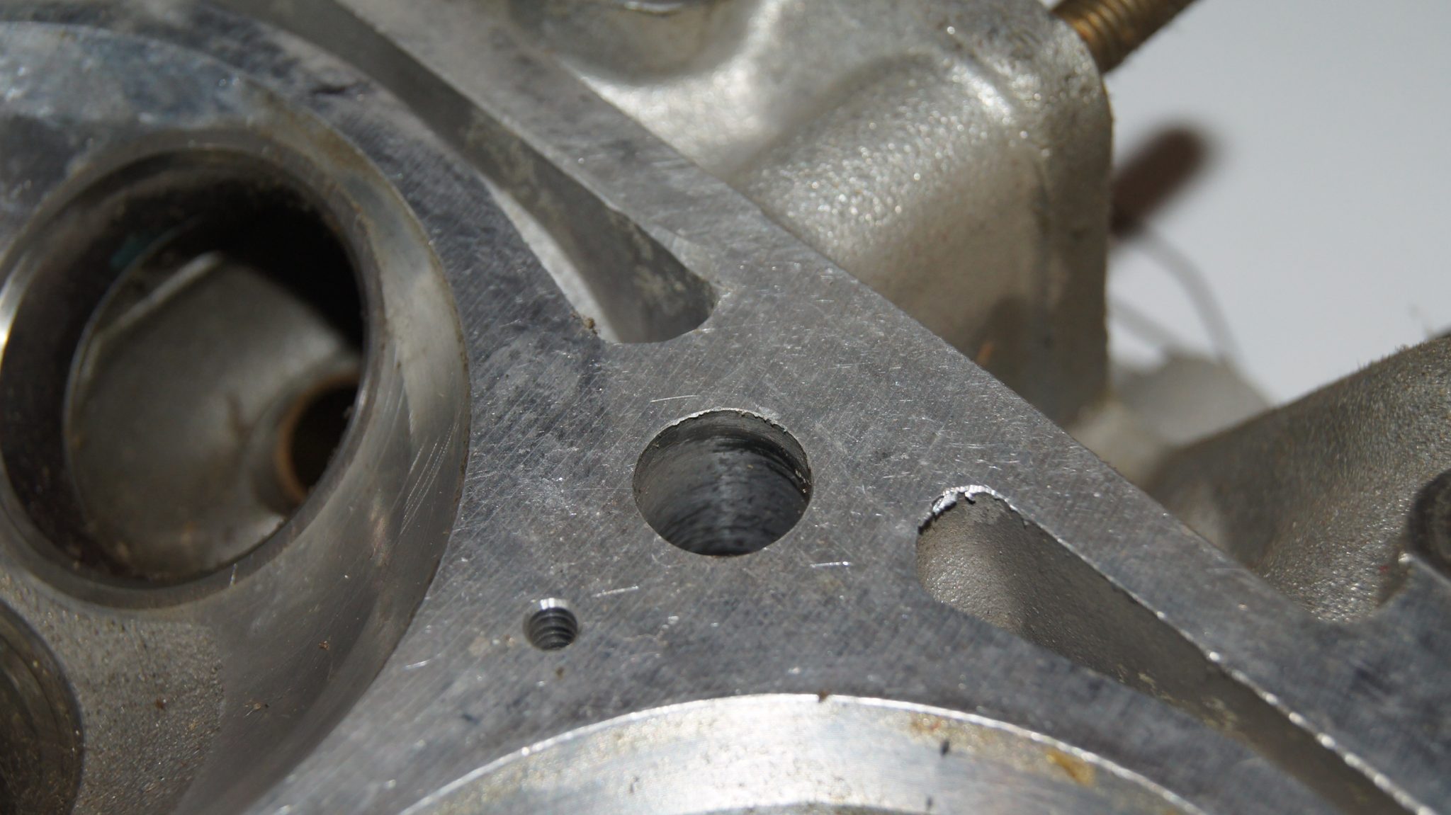 M110 cylinder head - mercedes partz