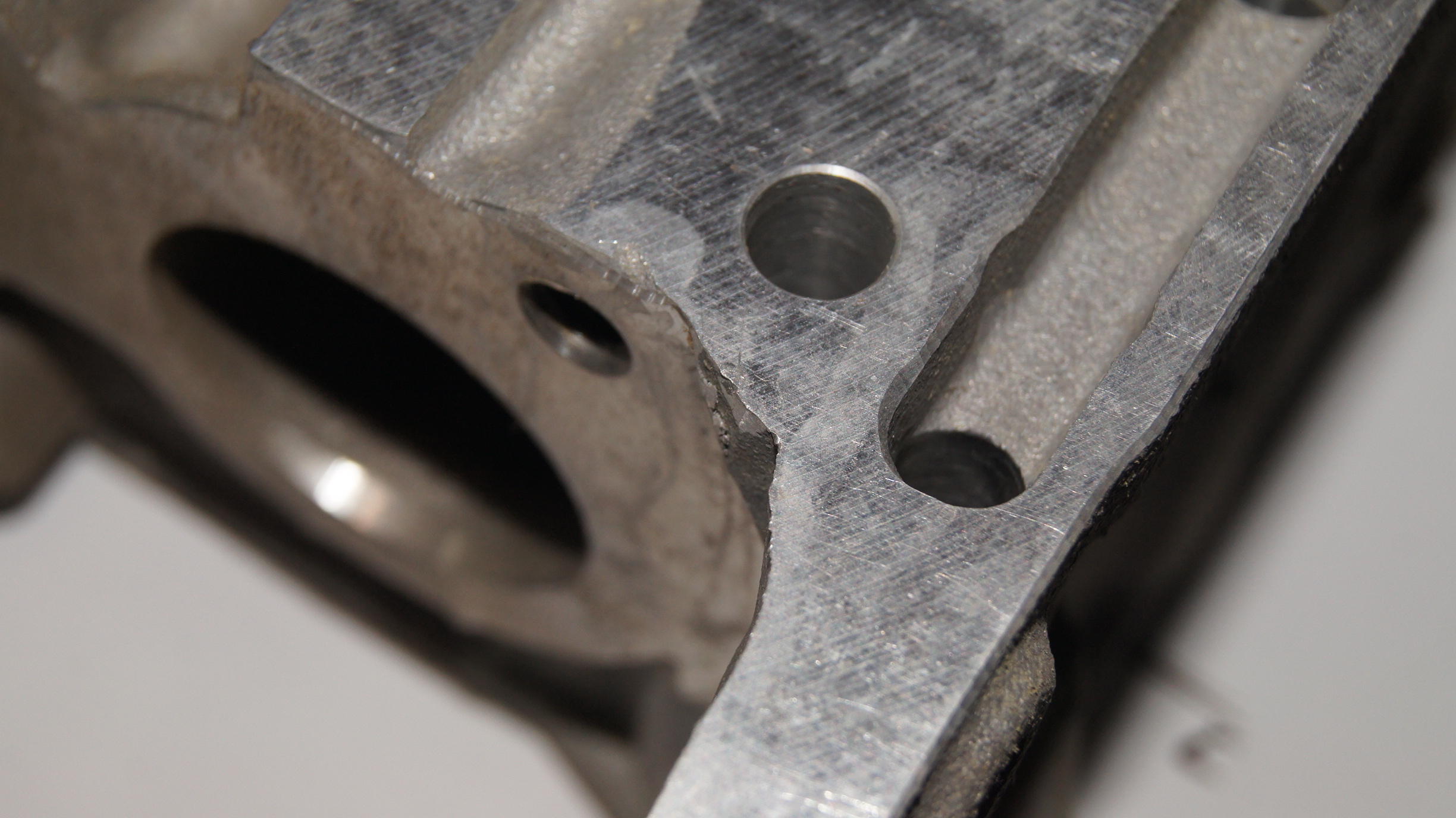 M110 cylinder head - mercedes partz