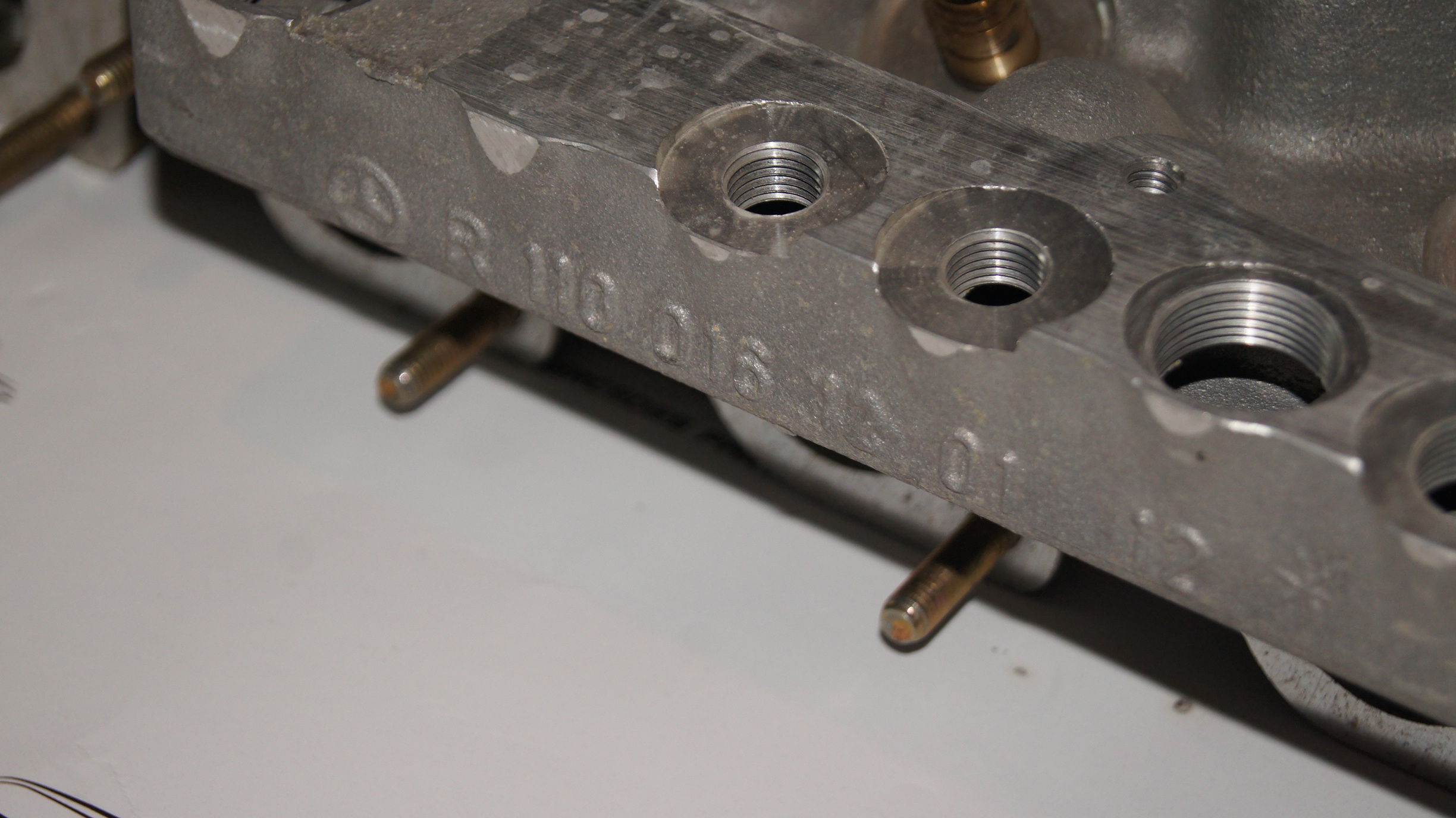 M110 cylinder head - mercedes partz