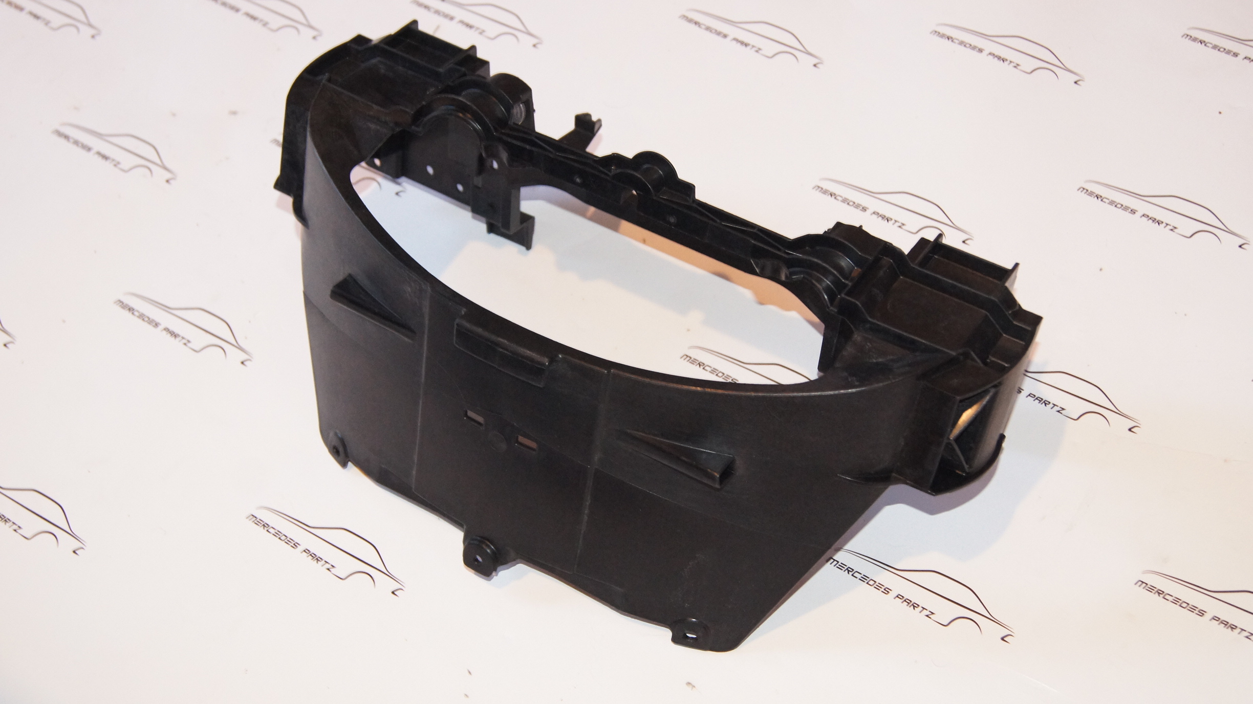 W203 Instrument cluster frame - mercedespartz
