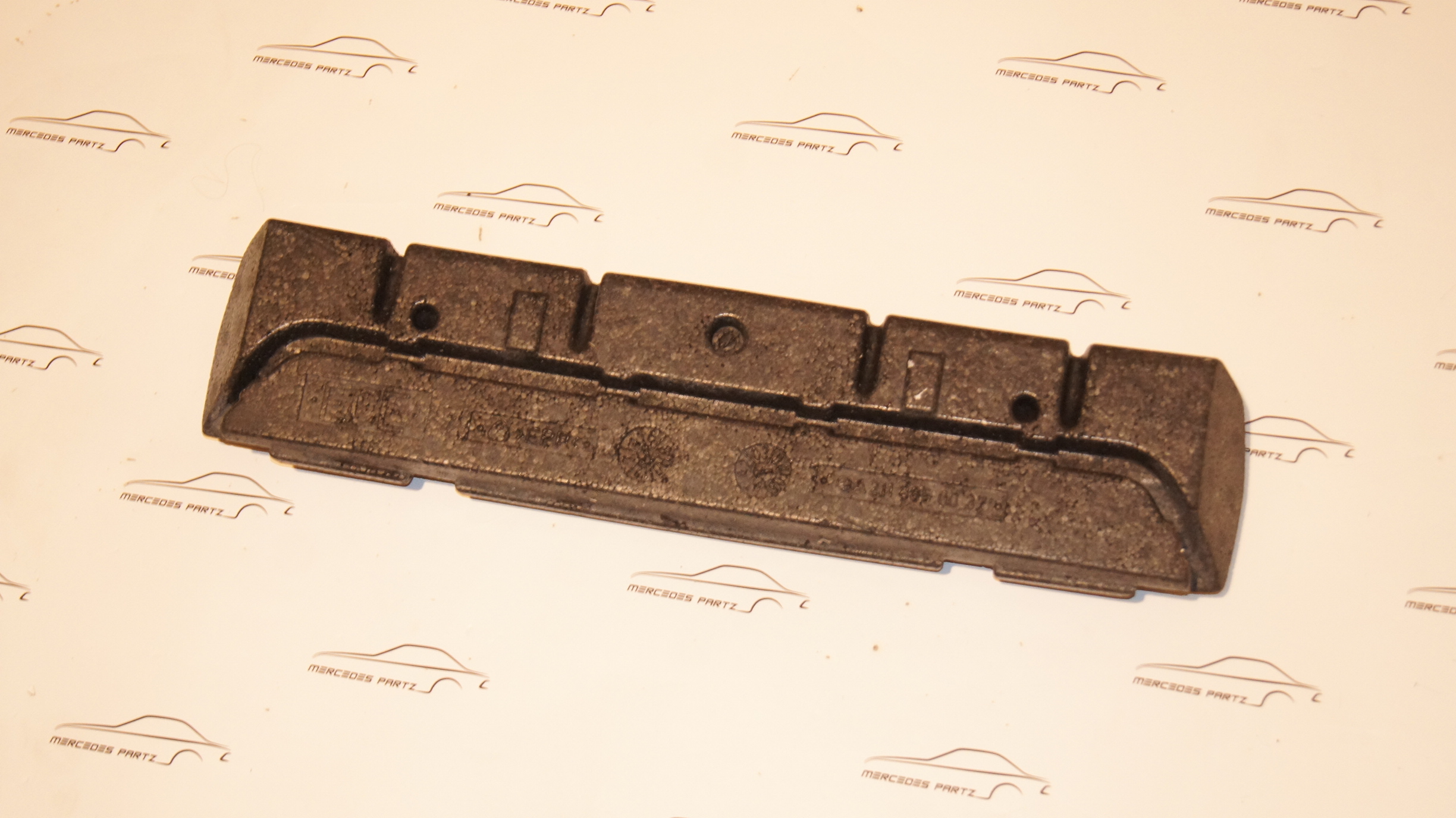 W211 front bumper central impact absorber - mercedespartz