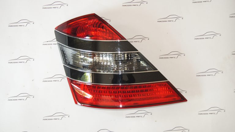 A2218200564 W221 Genuine Left taillight - mercedespartz