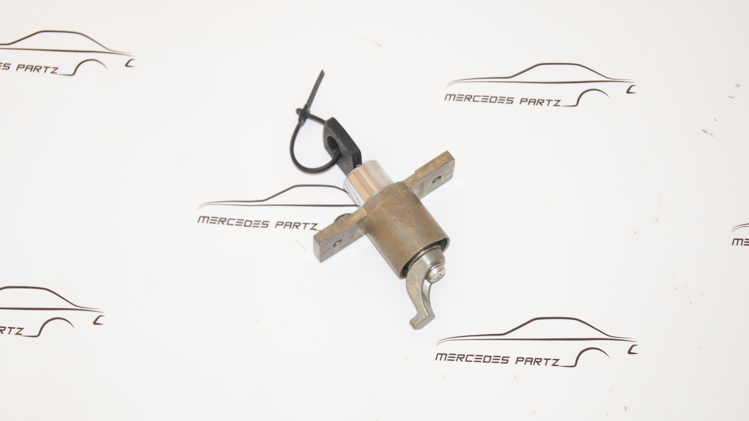 W115 W114 trunk lid lock with key - mercedespartz