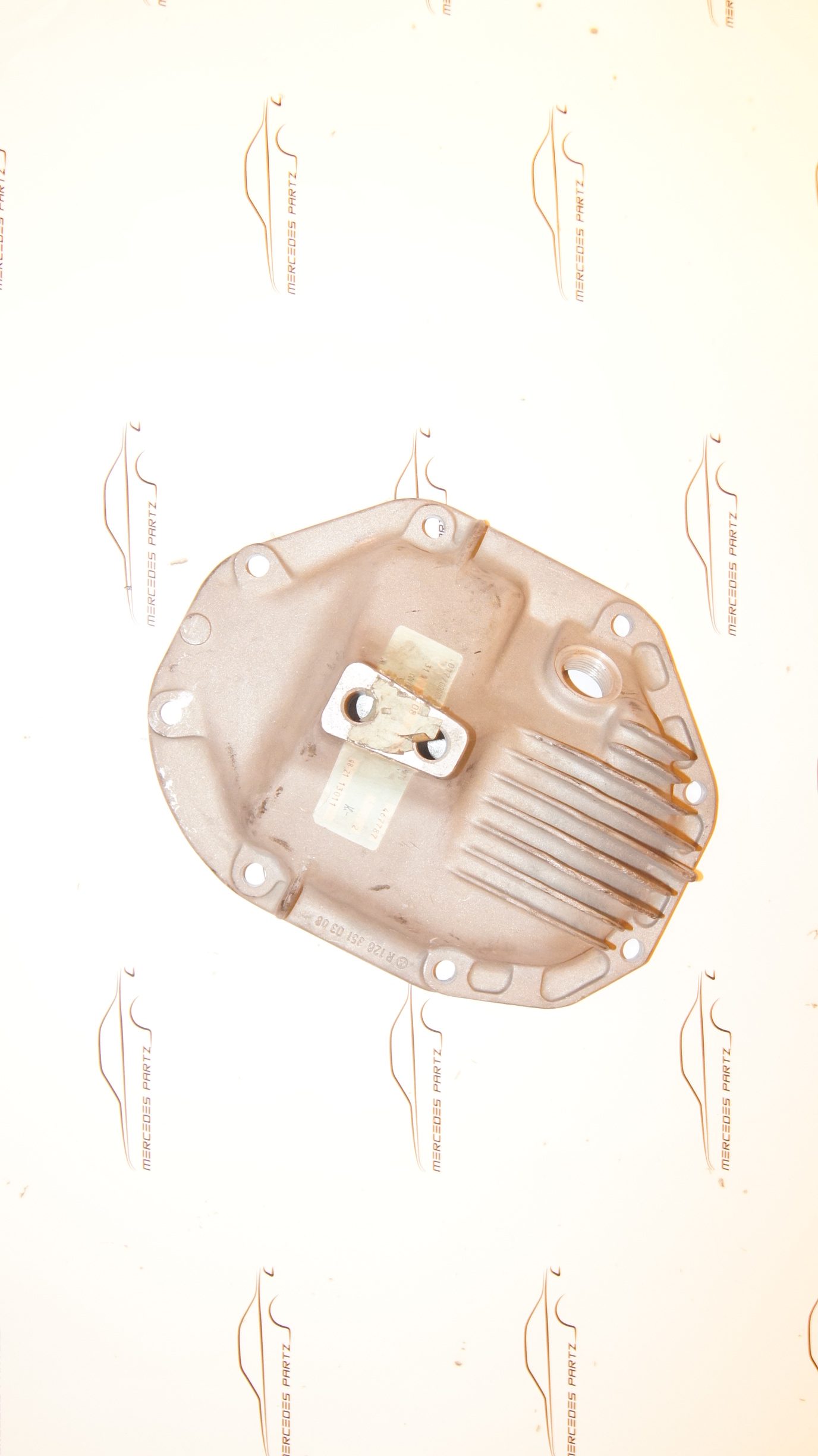 W107 W126 rear axle cap - mercedespartz