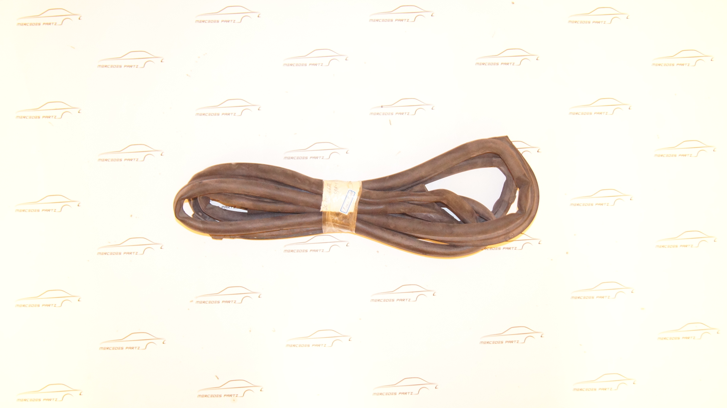 W210 rear right door sealing frame - mercedespartz