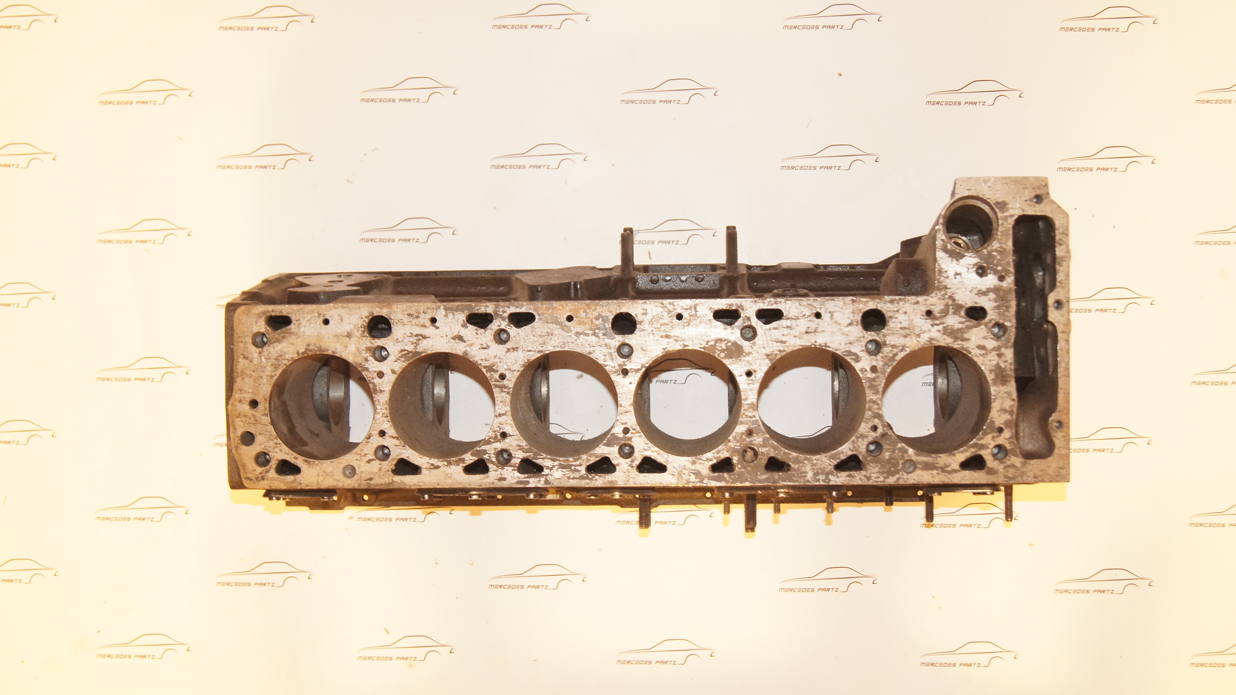 M110 engine crankcase block - mercedespartz