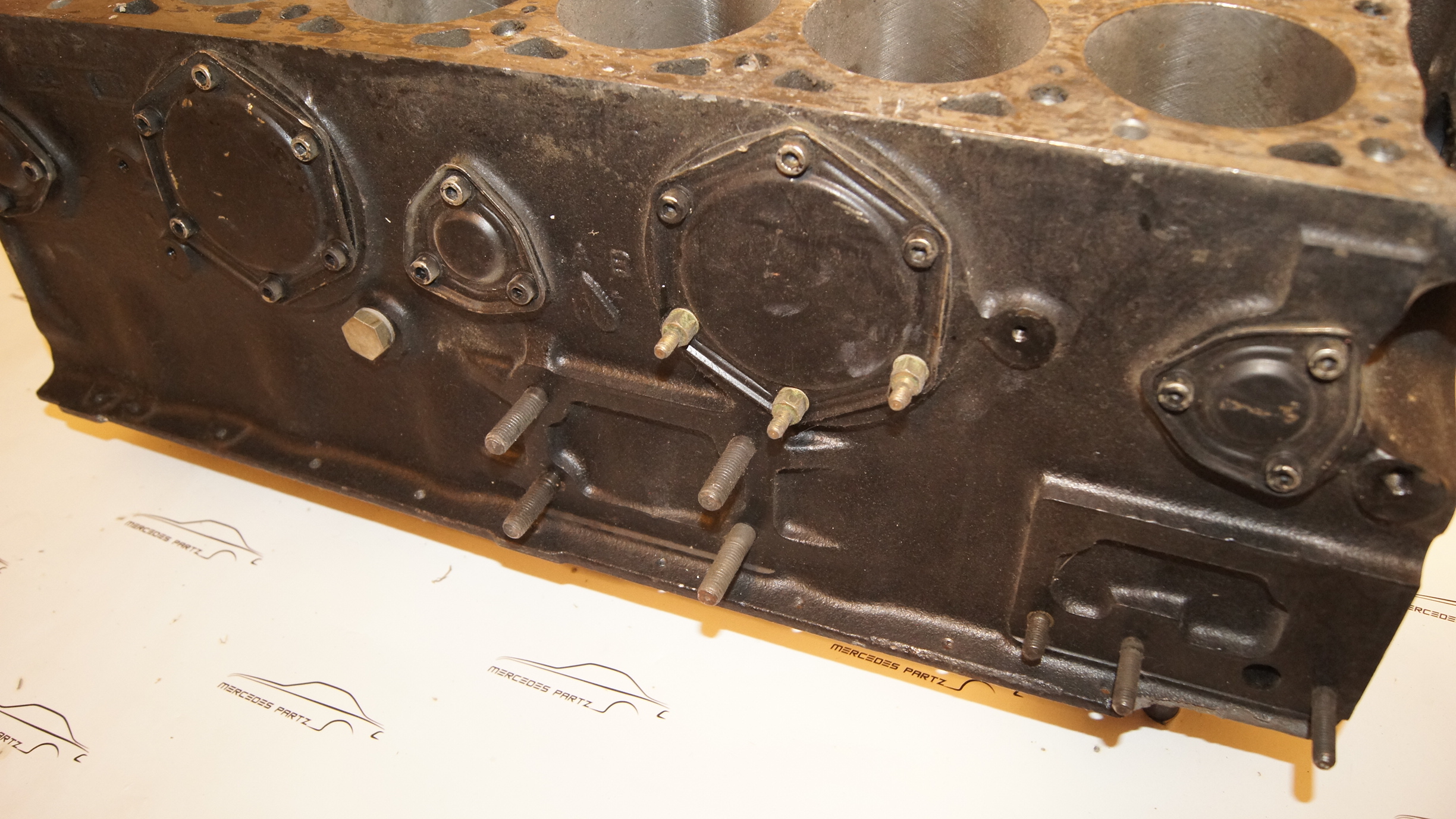 M110 engine crankcase block - mercedespartz