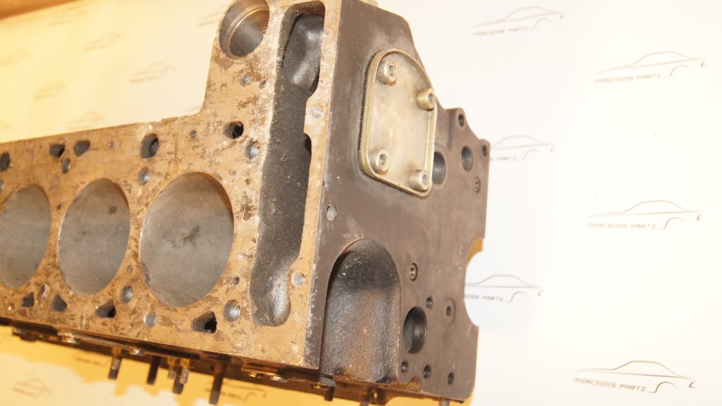 M110 engine crankcase block - mercedespartz
