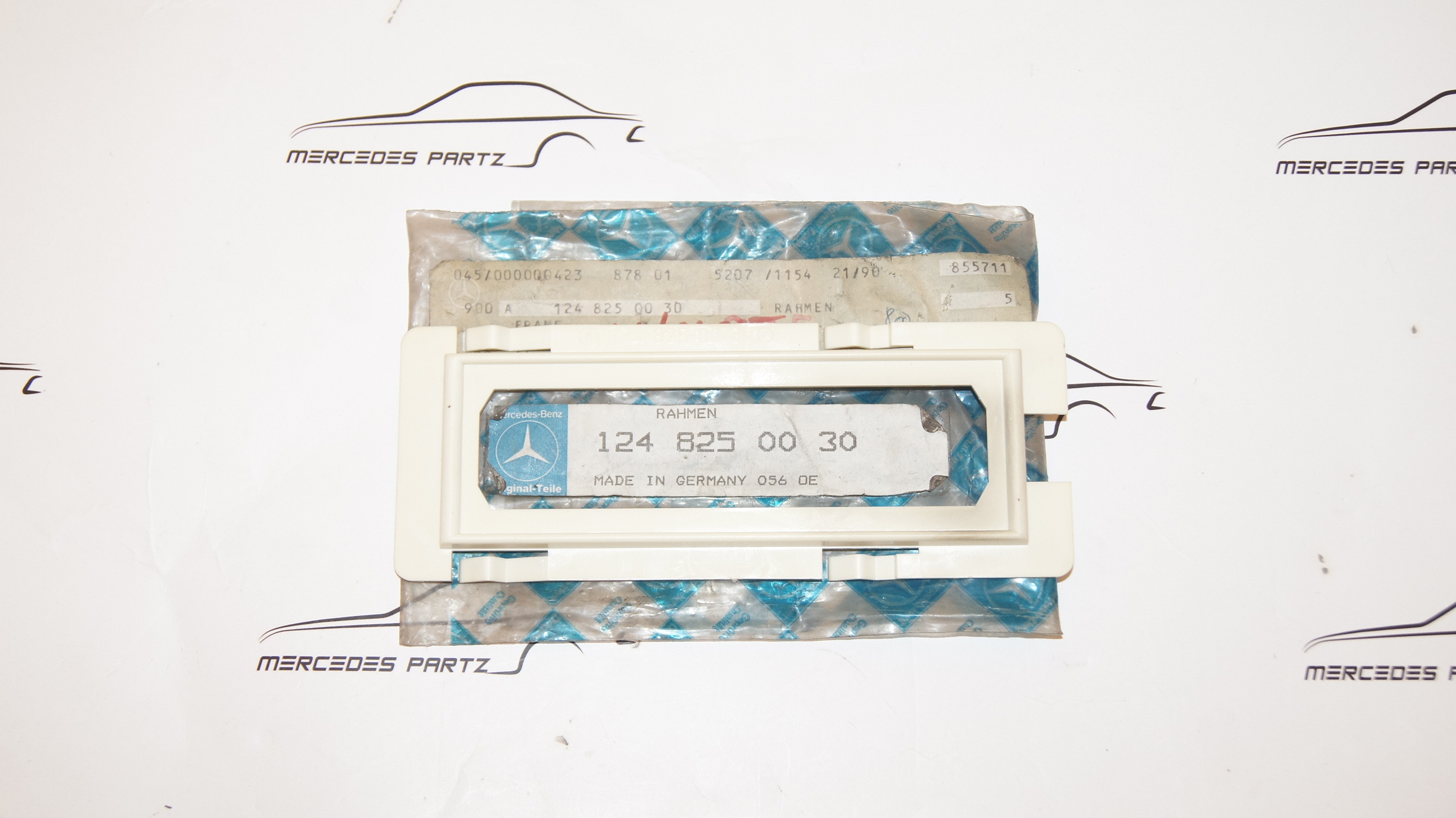 W201 W124 W140 rear dome lamp frame - mercedespartz