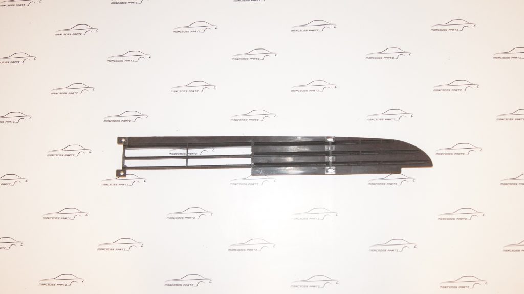W114 W115 Grille under bumper , right - mercedespartz