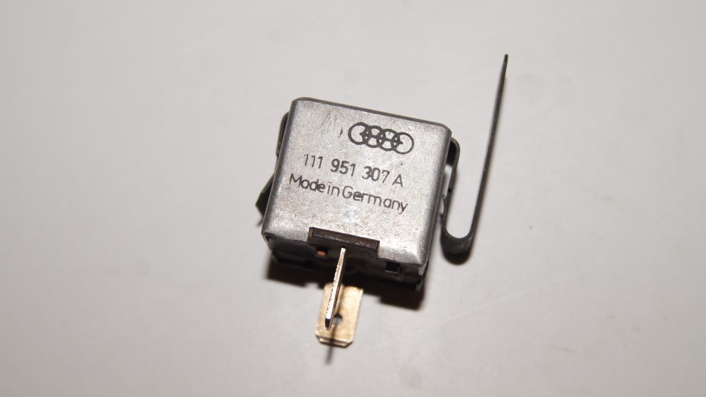 VW Beetle relay - mercedespartz