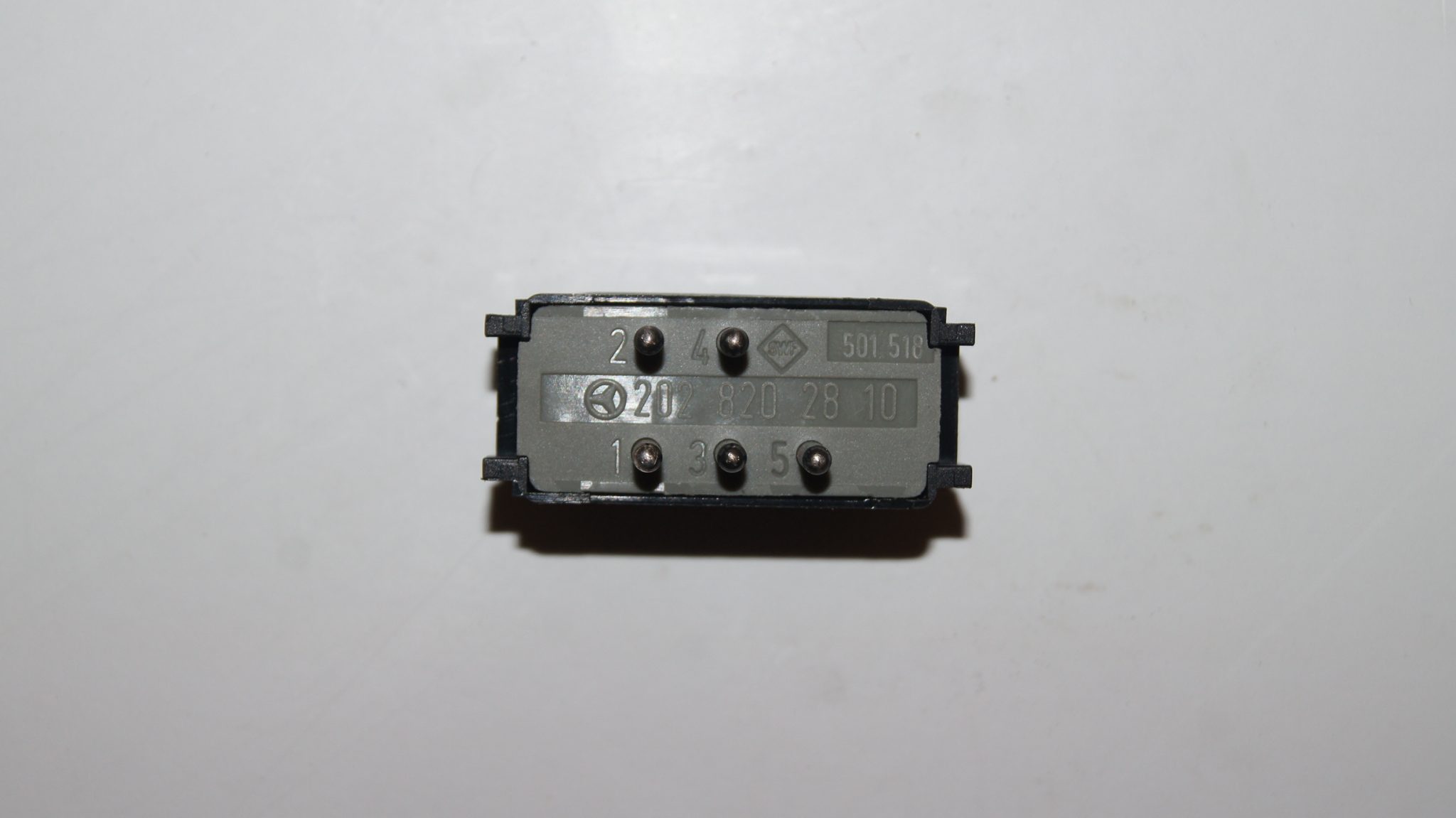 A2028202810 W202 switch NEW NOS - mercedespartz