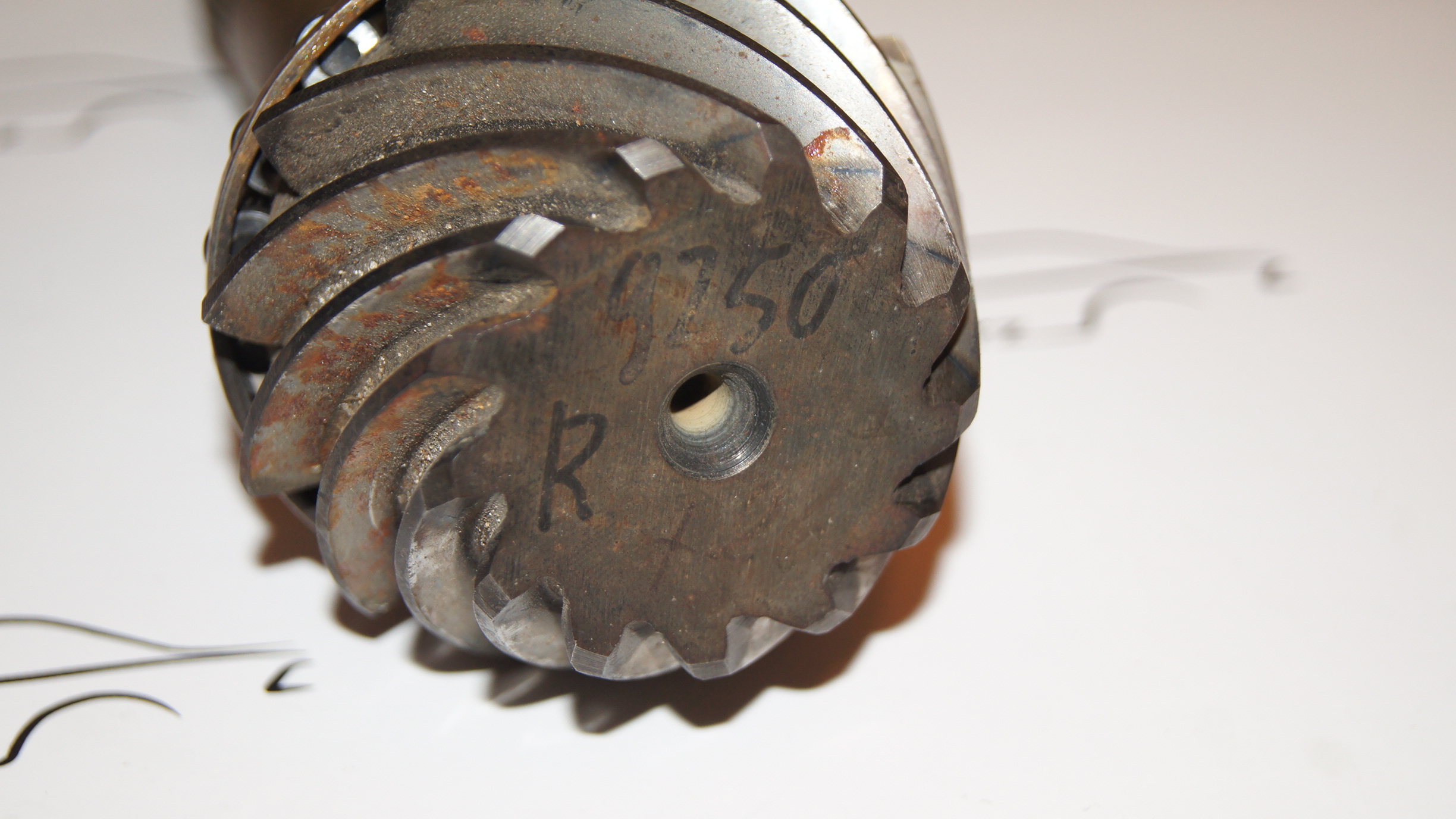 W123 rear axle crown wheel and pinion 1:3.69 ratio - mercedespartz
