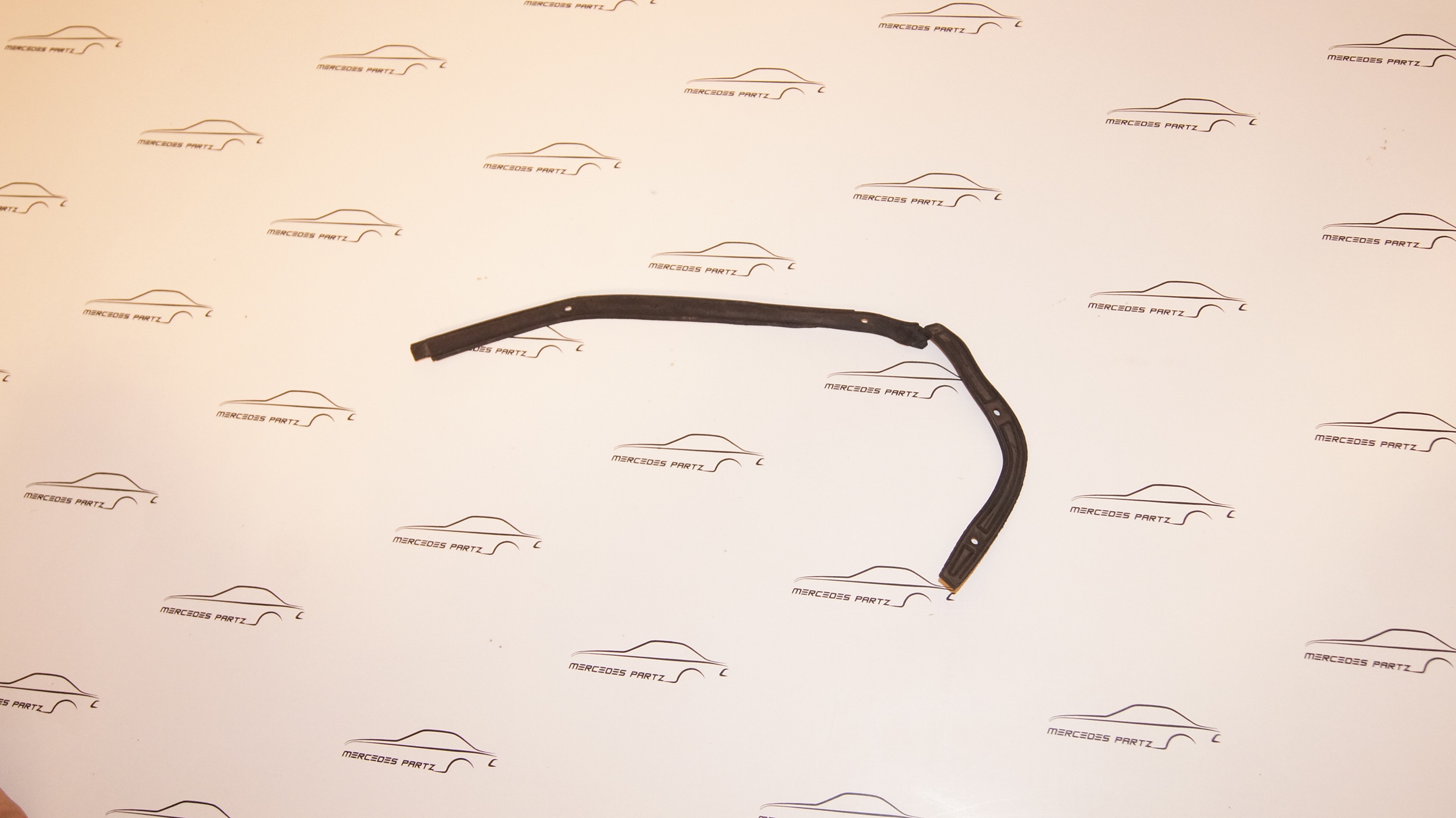 W116 trunk right pad - mercedespartz