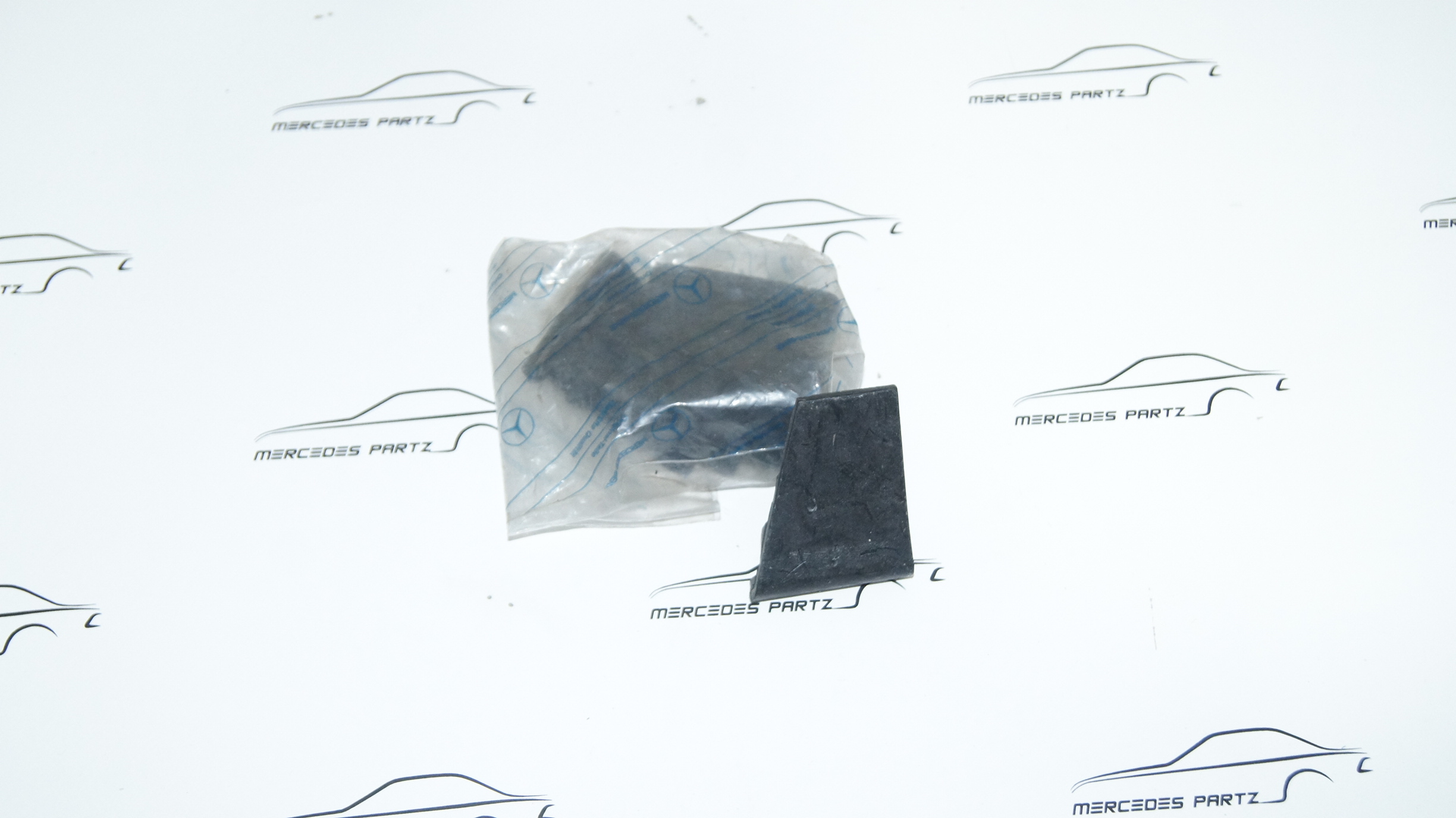 W123 left engine hood support deflector - mercedespartz