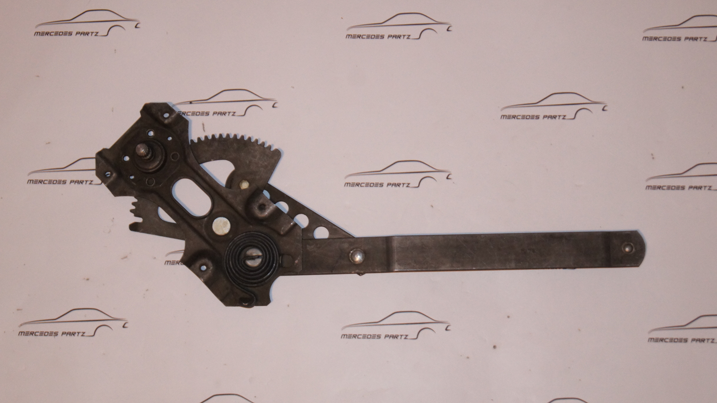 W115 W114 front right window regulator - mercedespartz