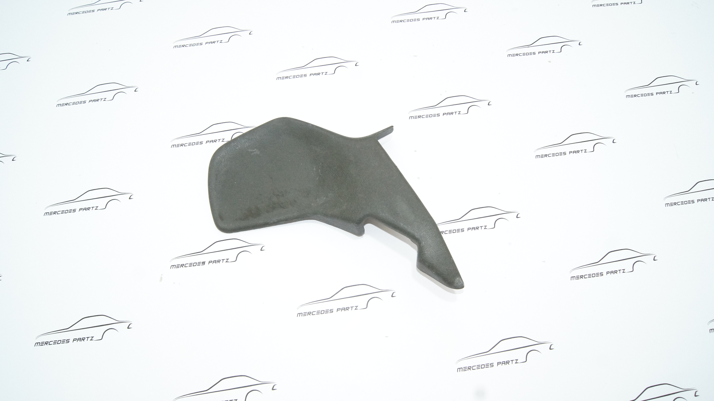 W123 front left seat right cover fitting - mercedespartz