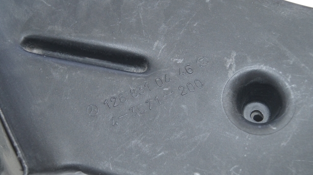 A1268310446 W126 rear space below front seat top right duct heating and ...