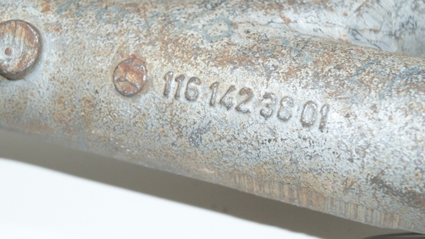 W116 350SE 350SEL M116.985 Cyl 1,3 right exhaust manifold - mercedespartz