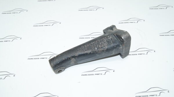 M102 right engine mount - mercedespartz