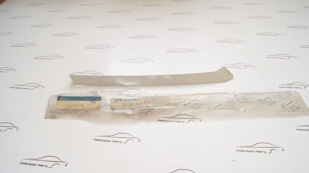 W124 rear left pillar cover - mercedespartz