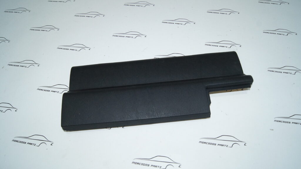 W124 Glove box lid - mercedespartz