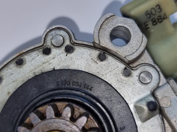 W140 front right door window electric motor - mercedespartz