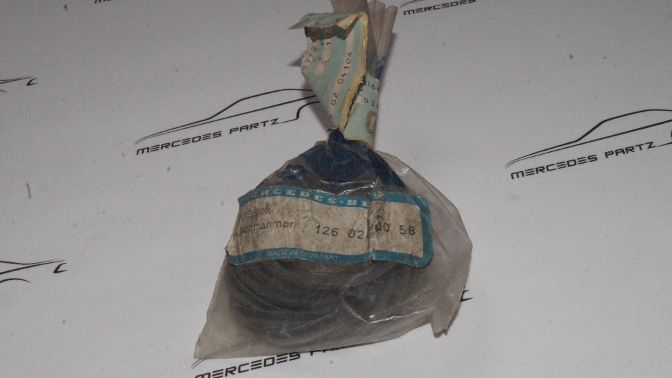 W126 license plate lamp weatherstrip seal - mercedespartz