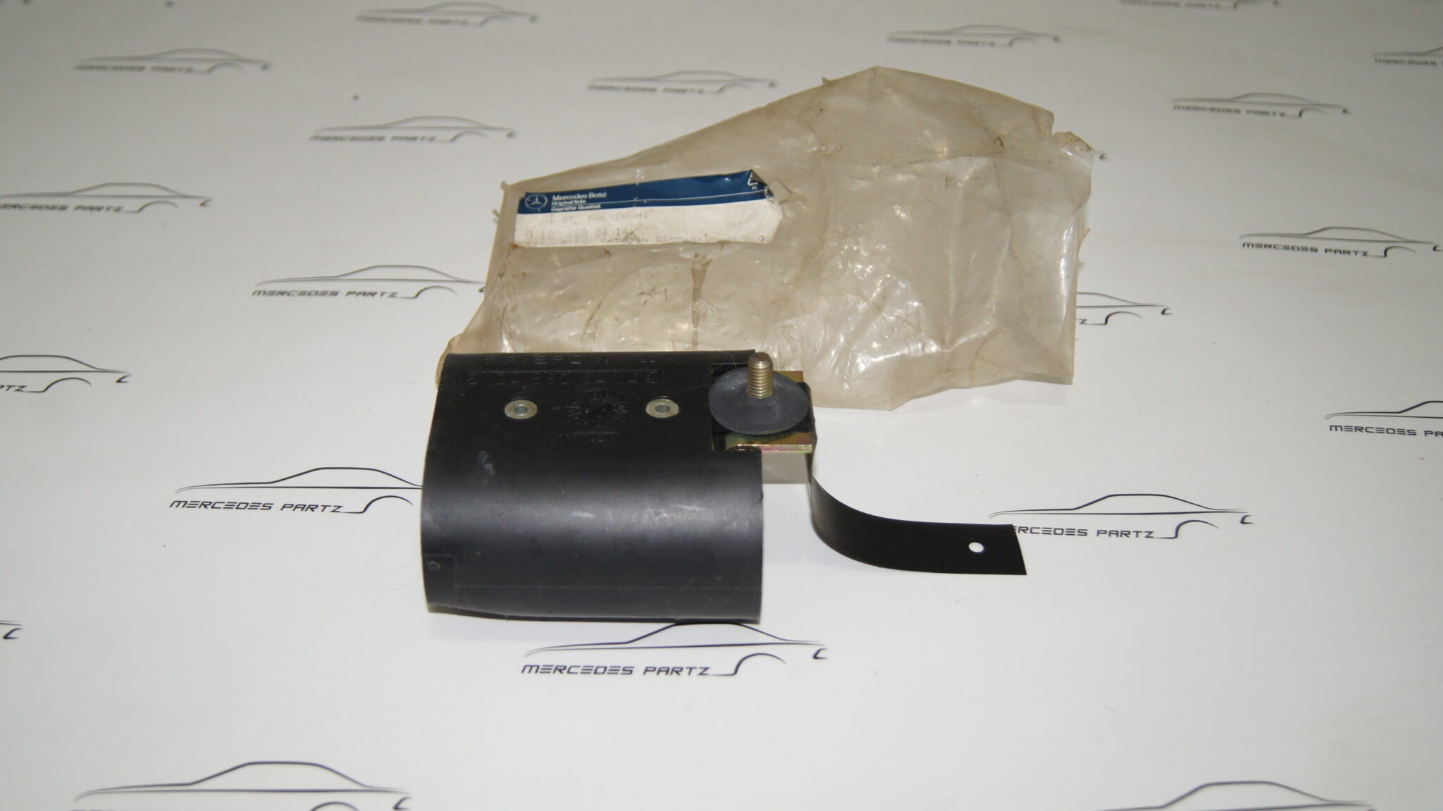 Mercedes W124 rear bumper inside left and right bracket - mercedespartz