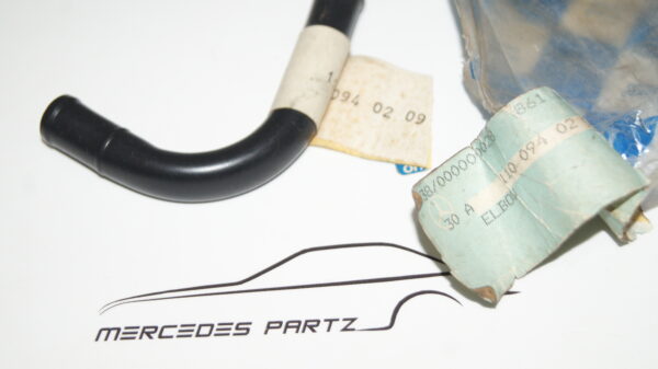 Mercedes M110 air cleaner intake pipe hose – mercedespartz