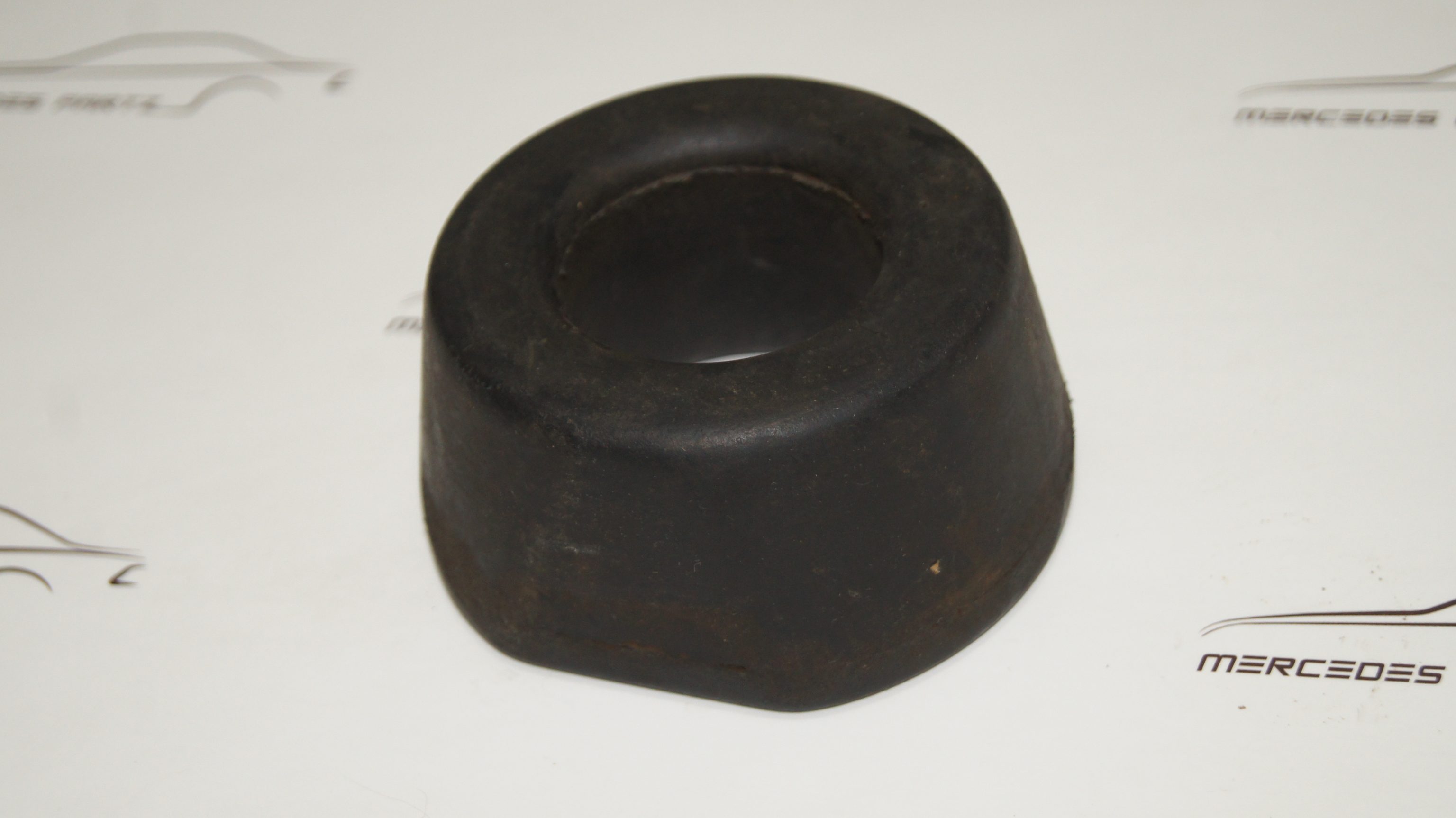 W105 W120 W121 W180 rear axle rubber ring bottom - mercedespartz