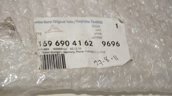 W245 left rear fender protective strip - mercedespartz