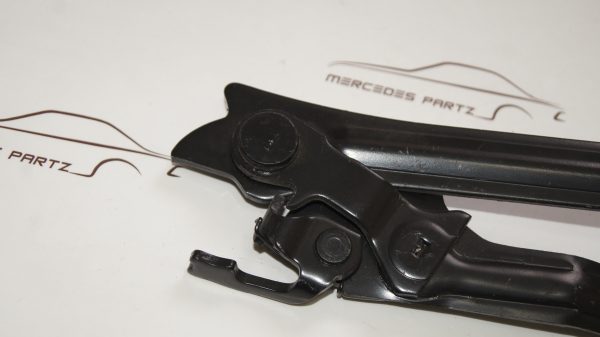 W123 hood right support hinge - mercedespartz