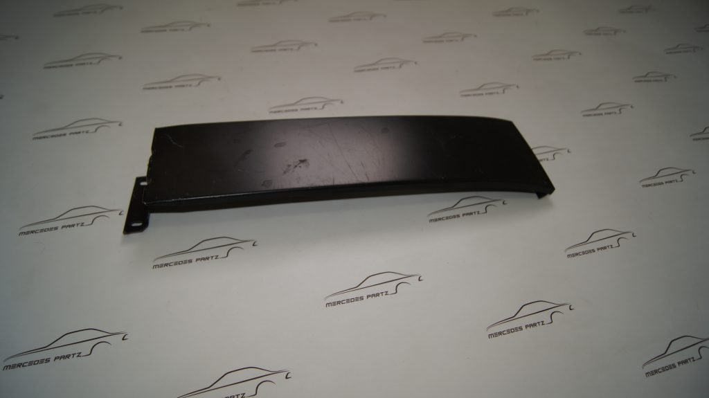 W116 front left panelling below headlight - mercedespartz