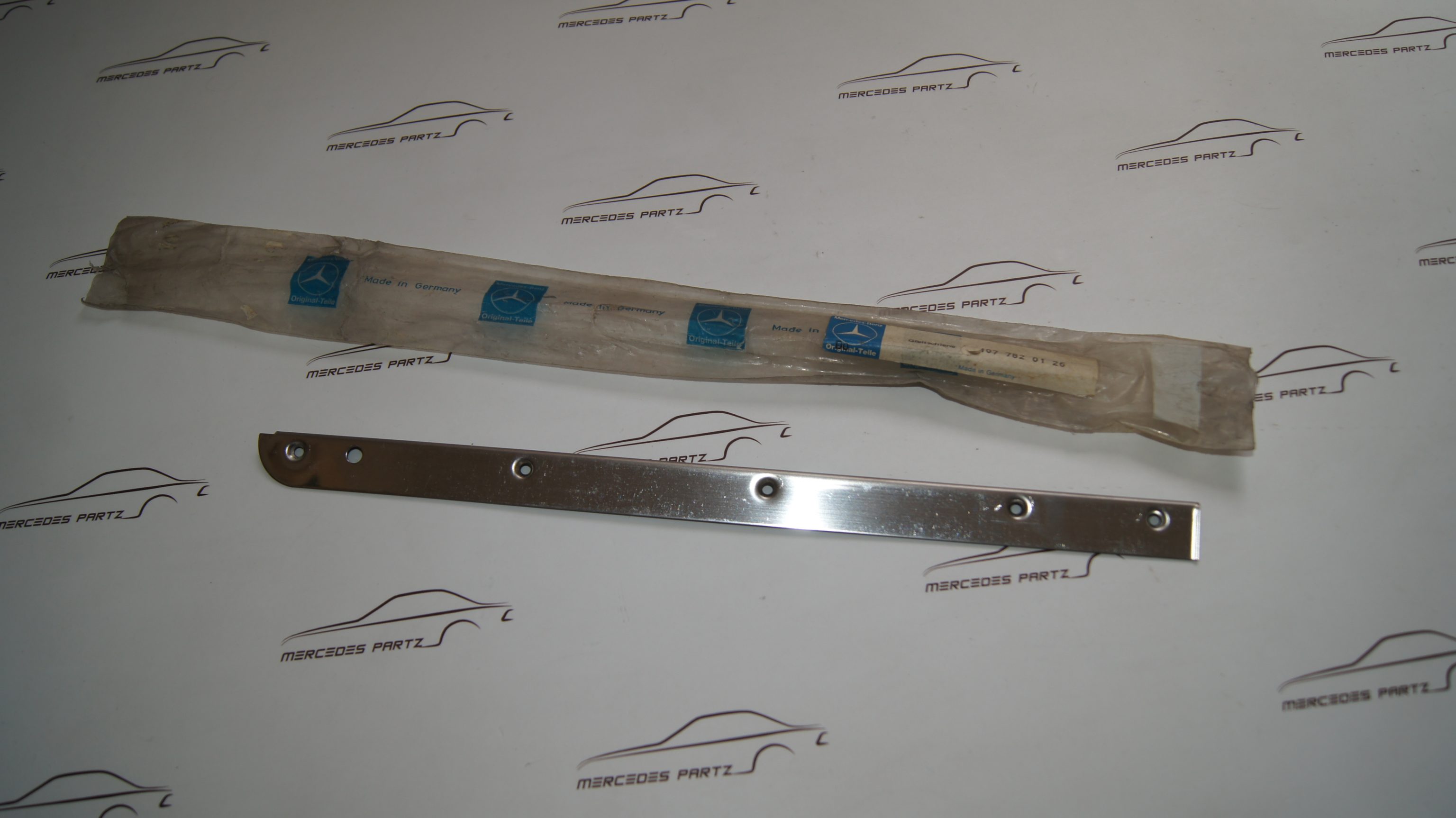 W107 garnish moulding trim - mercedespartz