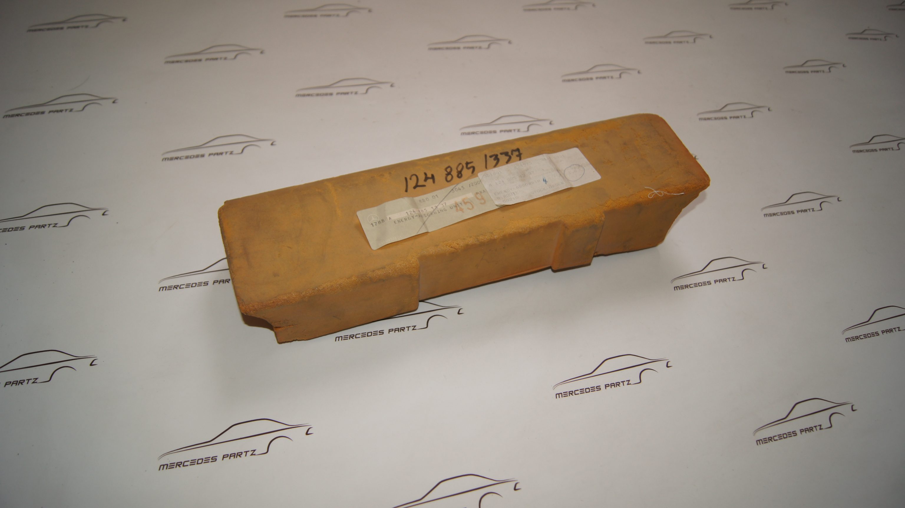 W124 rear bumper inside left shock absorber - mercedespartz