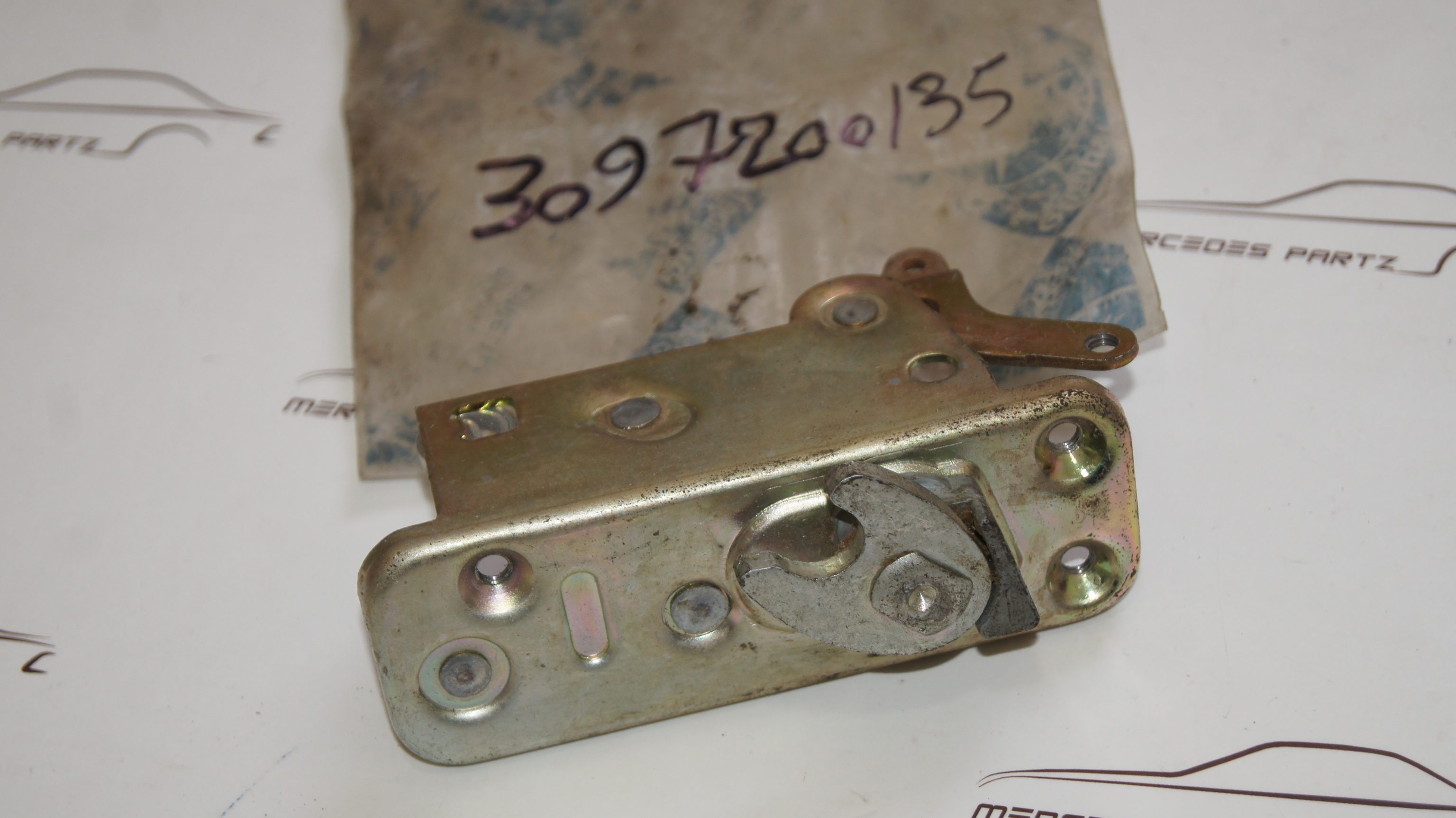 309 right lock - mercedespartz