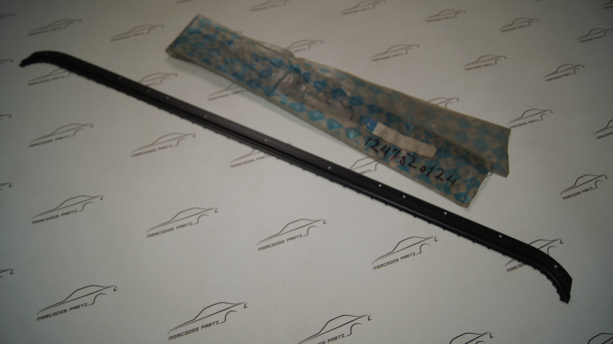 W124 W201 W202 W203 W210 W211 W219 W220 W240 sliding sunroof rail rear ...