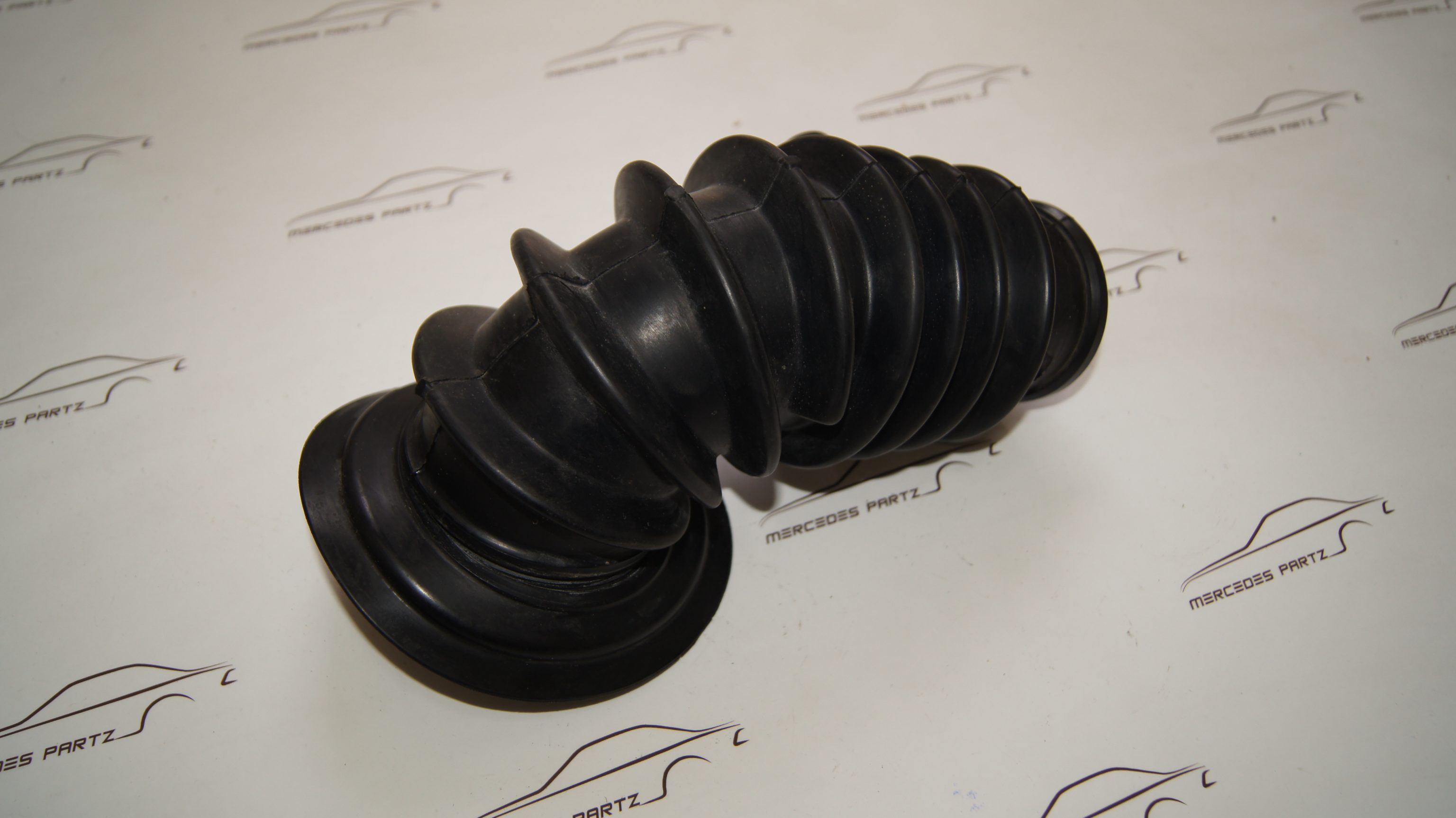 OM602 2.5 turbo air cleaner air guide - mercedespartz