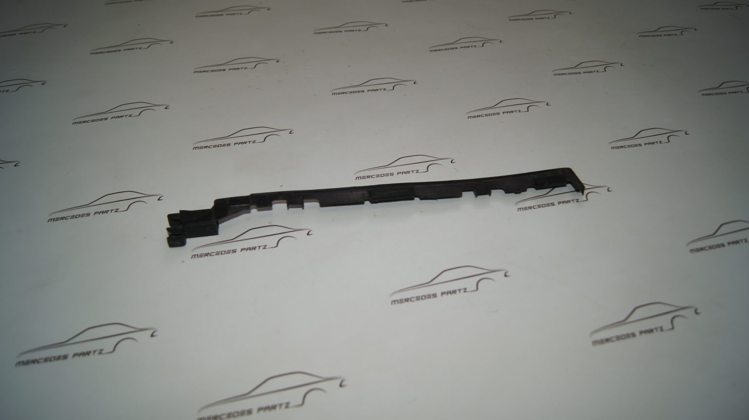 W203 front right panel sealing - mercedespartz