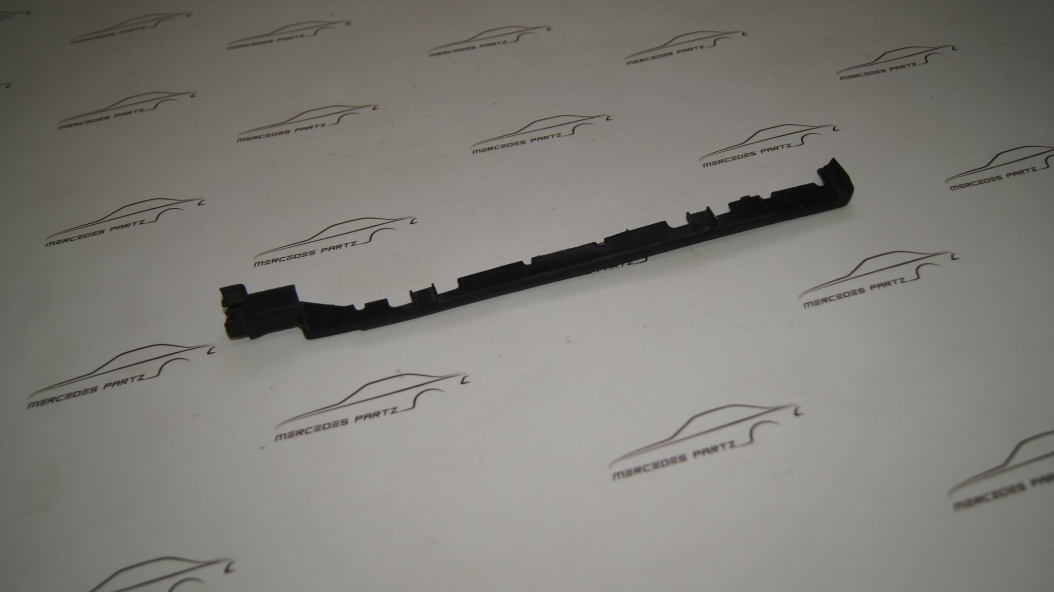 W203 front right panel sealing - mercedespartz
