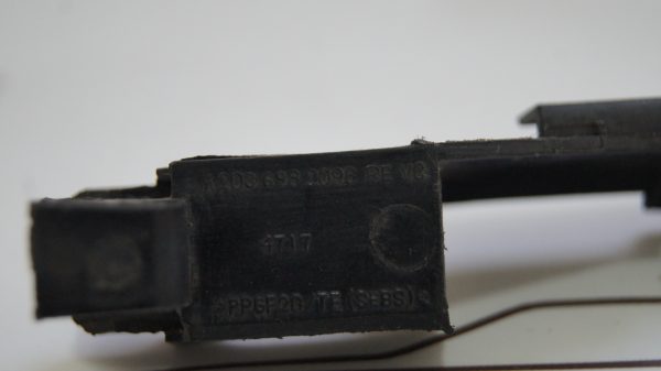 W203 front right panel sealing - mercedespartz